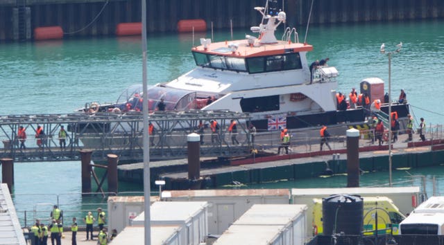 Channel crossings continue amid crunch talks over migrant deal | Irvine Times