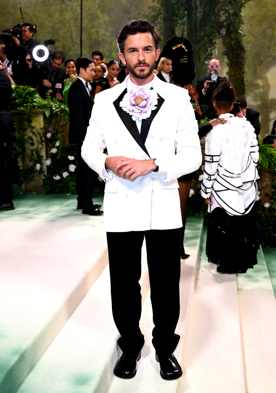 Jonathan Bailey ‘so proud’ to support LGBT diversity week in UK schools ...