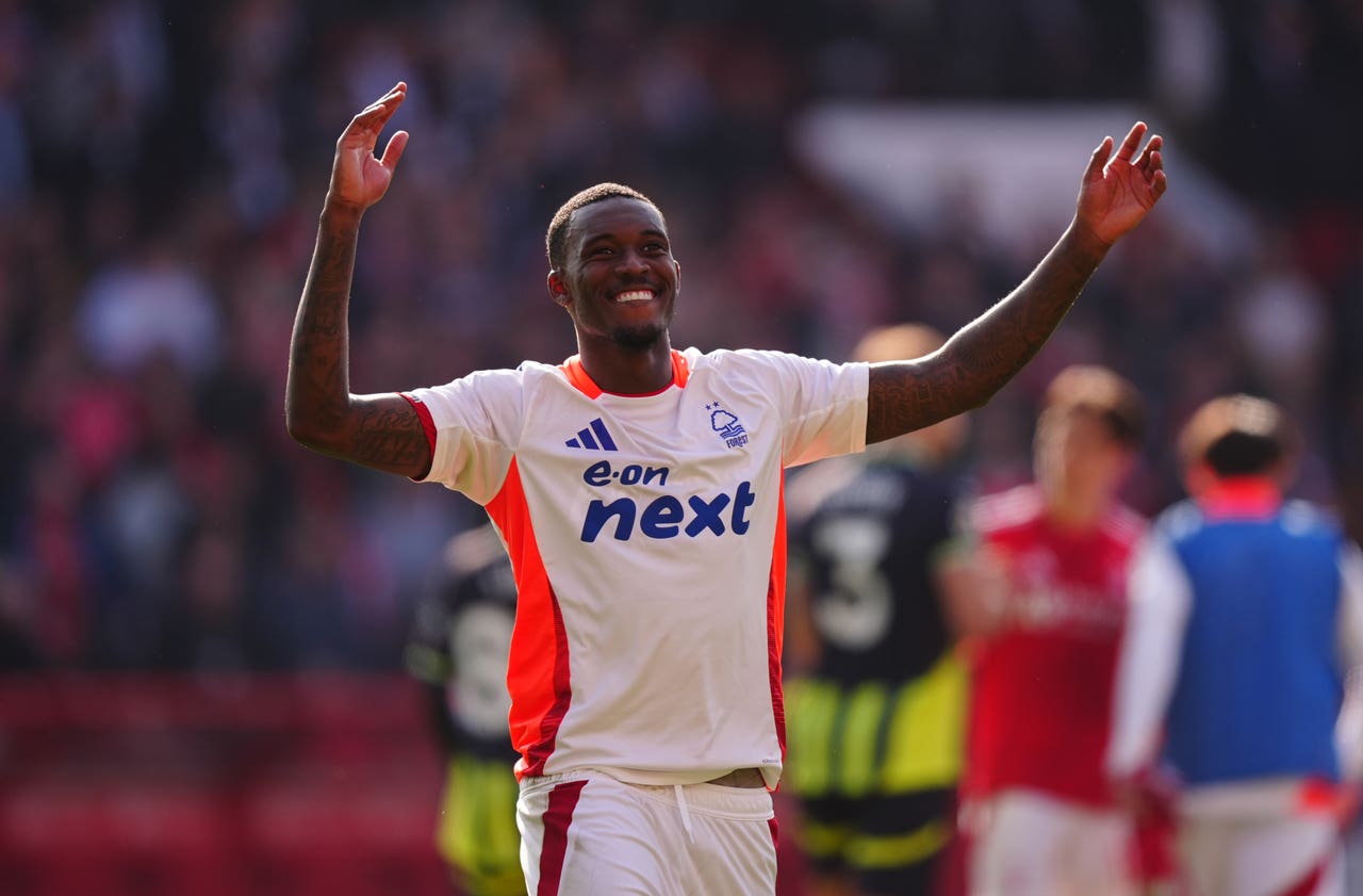 Liverpool stretch lead at top after come-from-behind win over ...