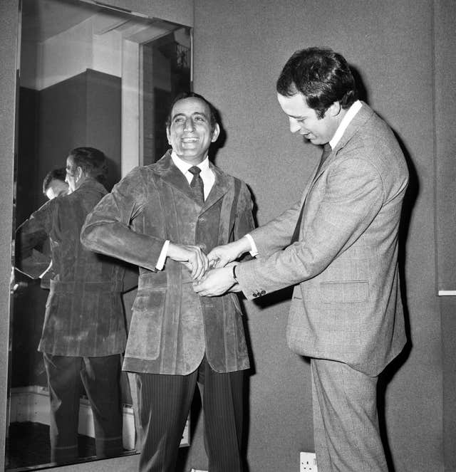 In Pictures Crooner Tony Bennett Stayed At Top In Career That Took Off