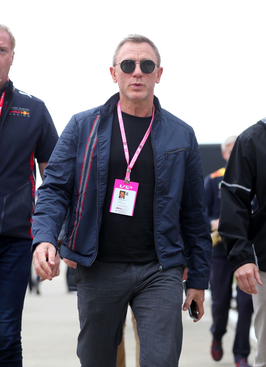 Catherine Tate’s Nan character meets 007 for Comic Relief | Express & Star