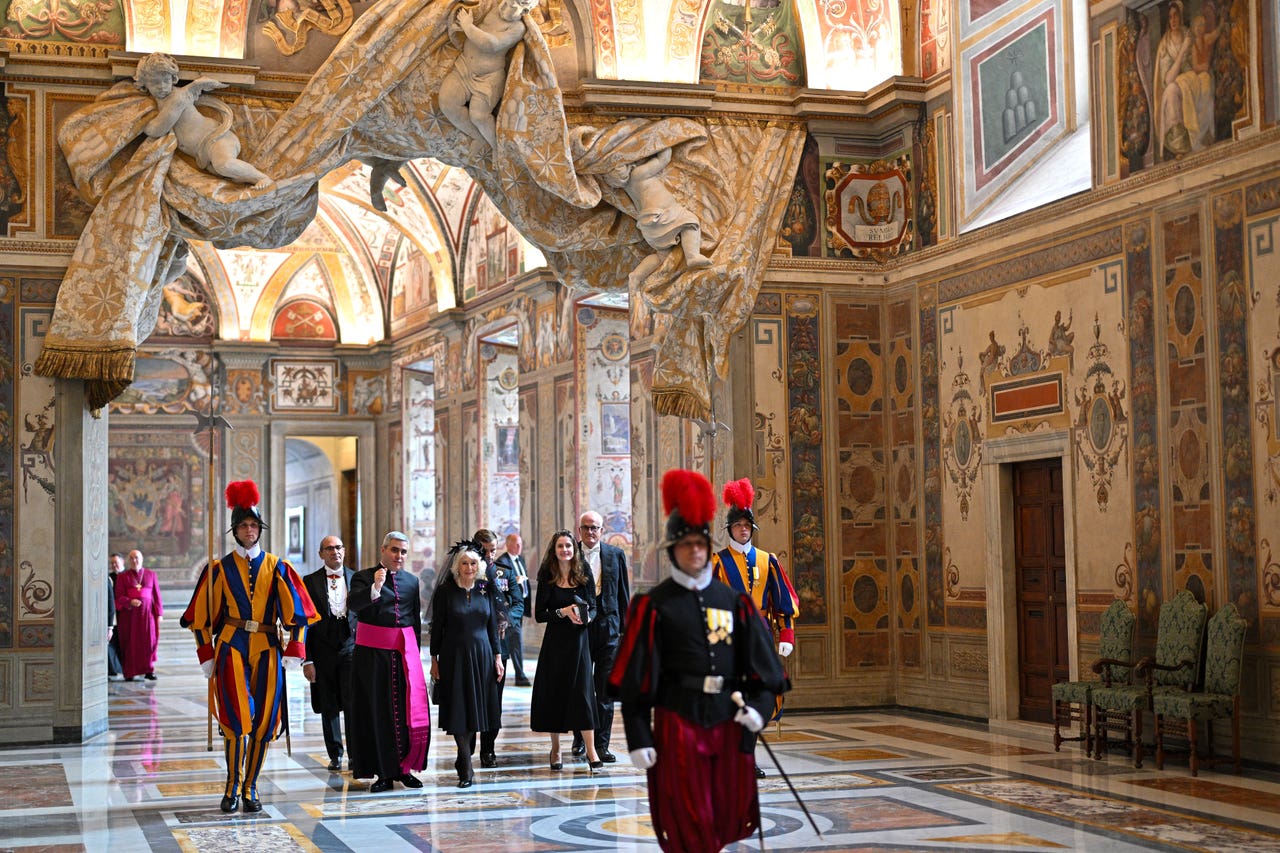 King and Pope make history with joint prayer in Vatican | East Anglian ...