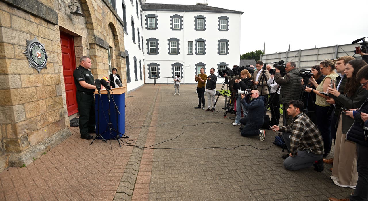 Mother and two children killed in shooting while man remains in ...