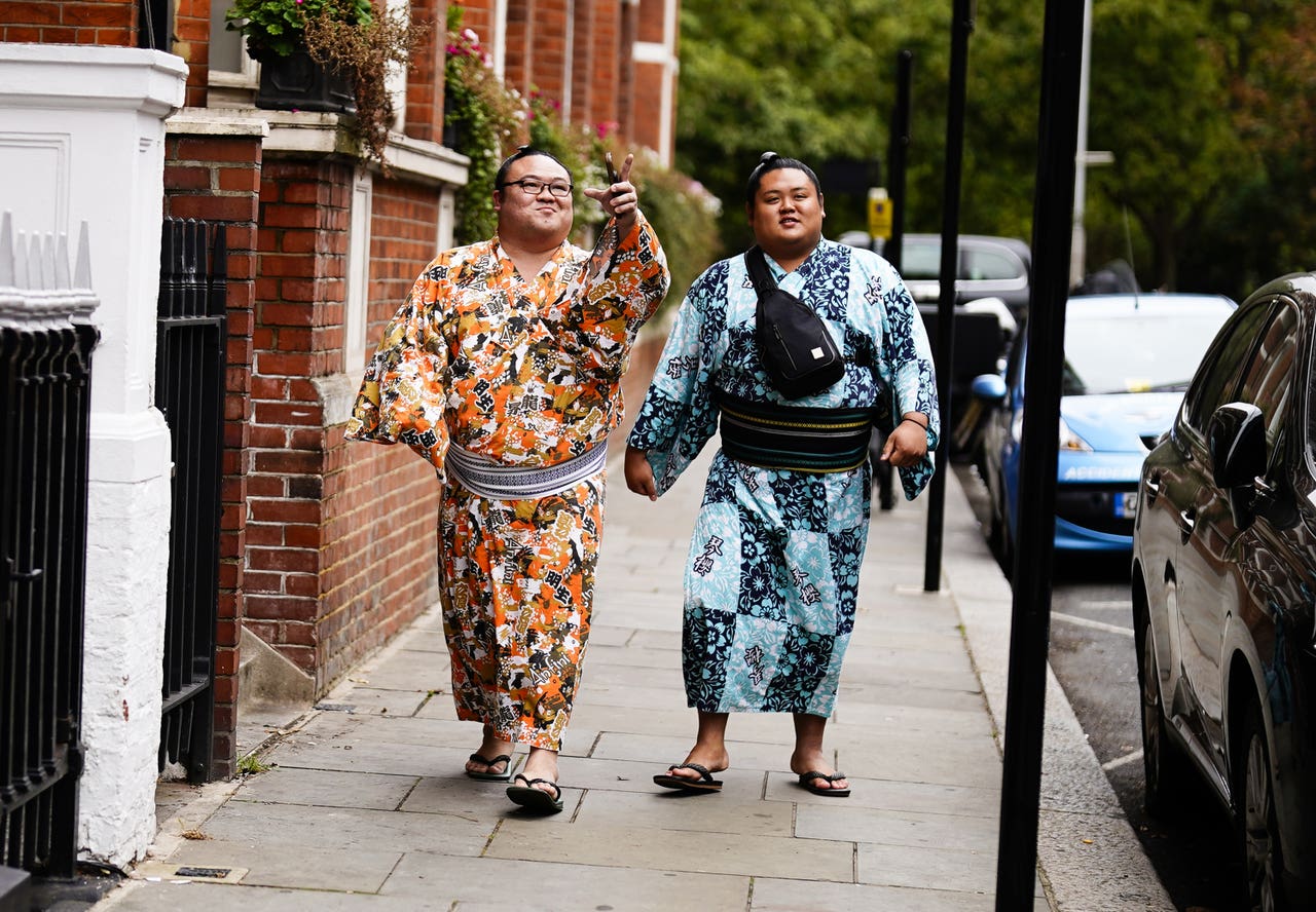 Sumo wrestlers spotted sightseeing in London ahead of professional ...