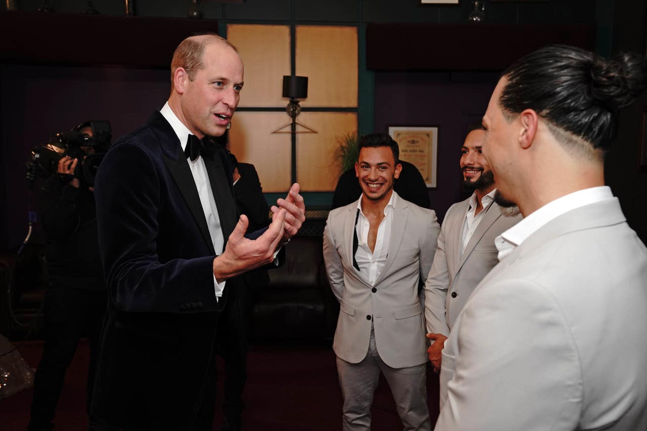 Alan Carr’s dad cried as he hosted the Royal Variety Performance ...