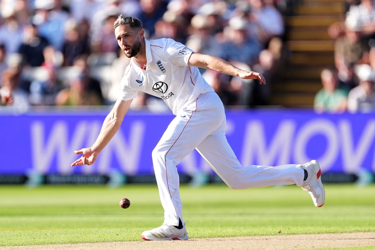 Chris Woakes rues ‘pretty frustrating’ close calls on hard-fought ...