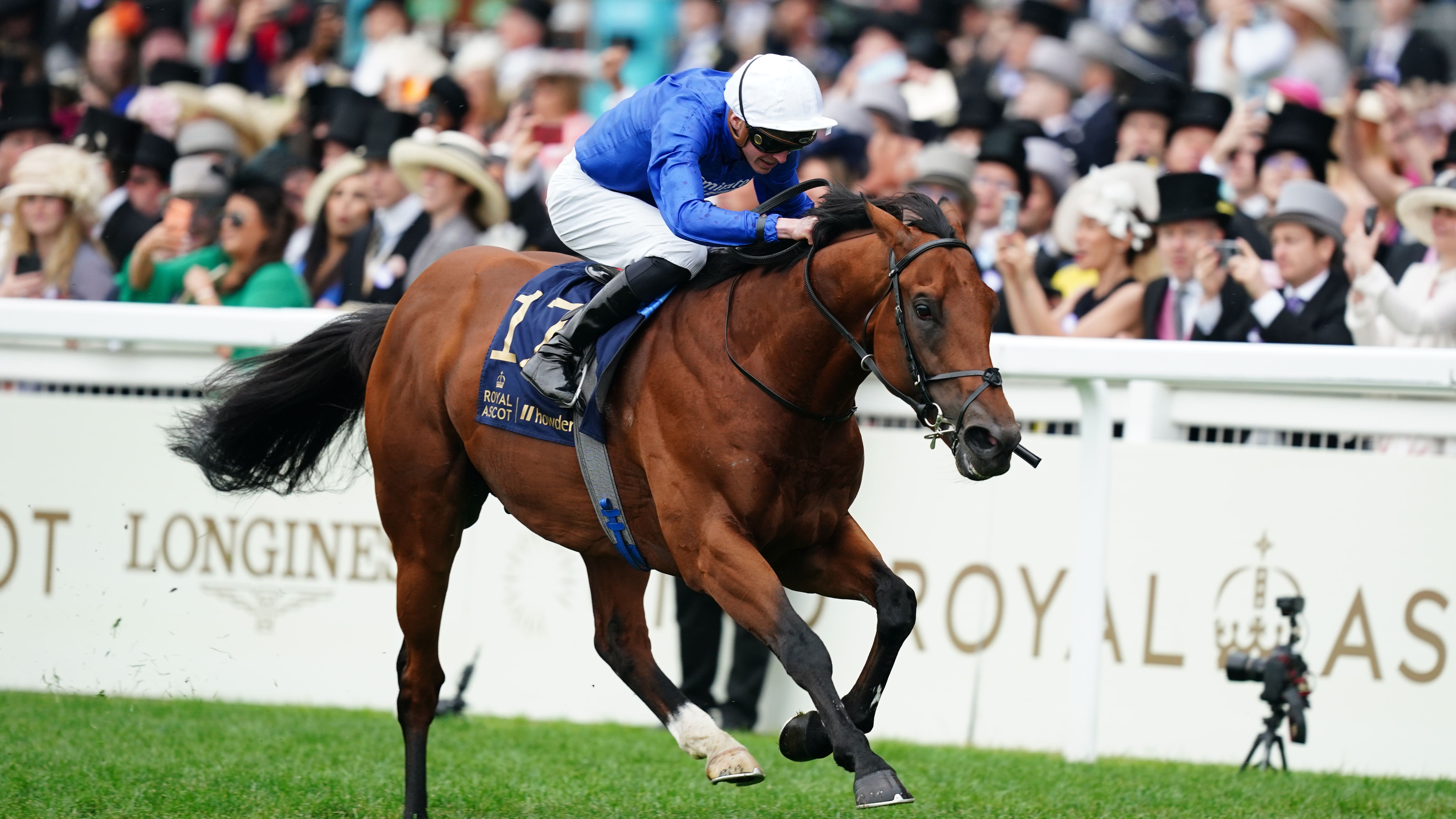 Naval Crown leads home one-two for Appleby in Platinum Jubilee