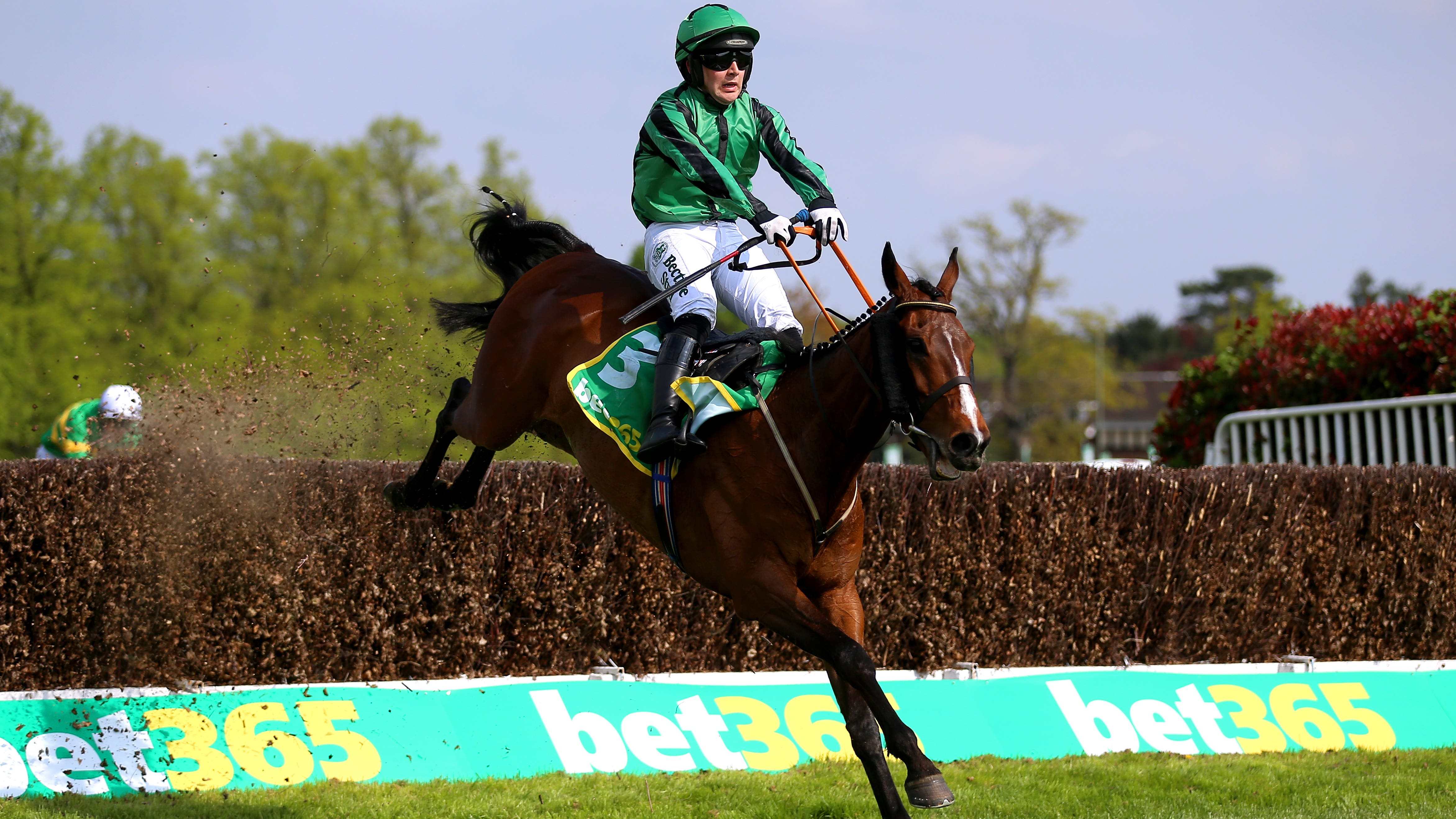 Hanlon helping fulfil American dream in Grand National