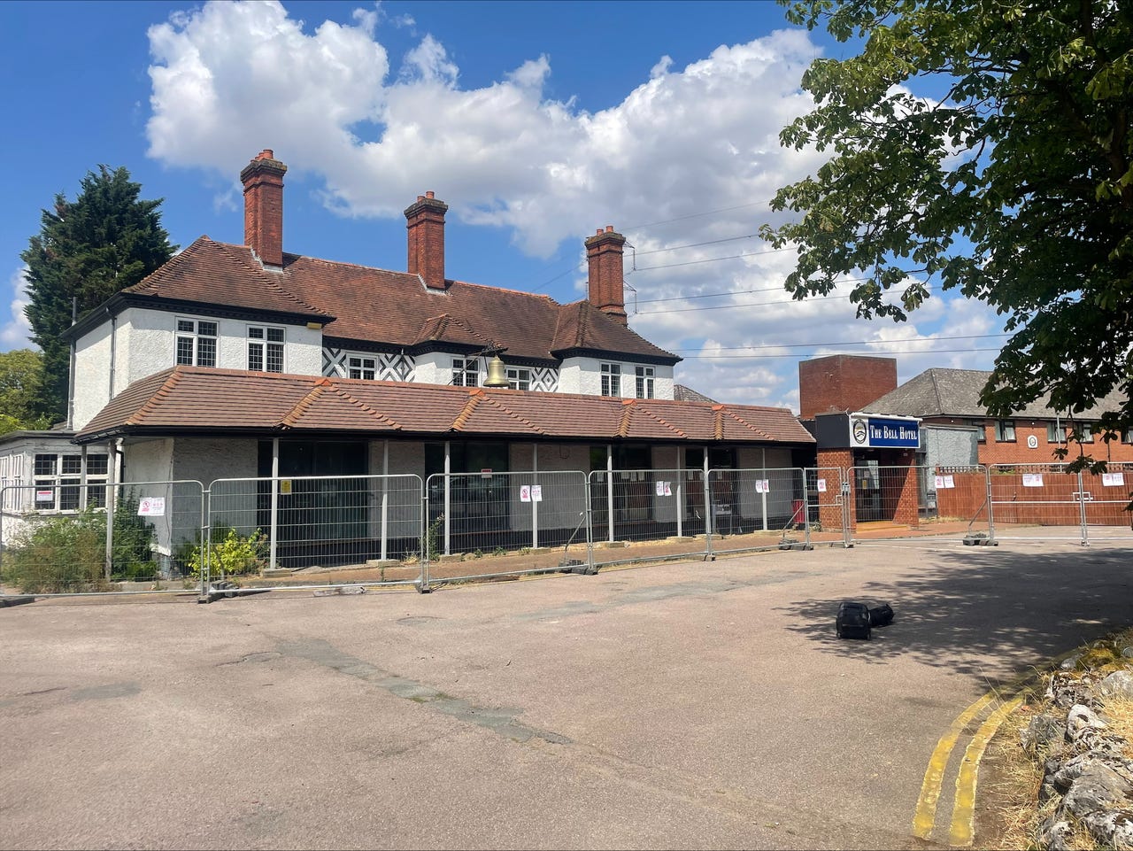 Six arrested after ‘thuggery’ outside Essex hotel ‘housing asylum ...