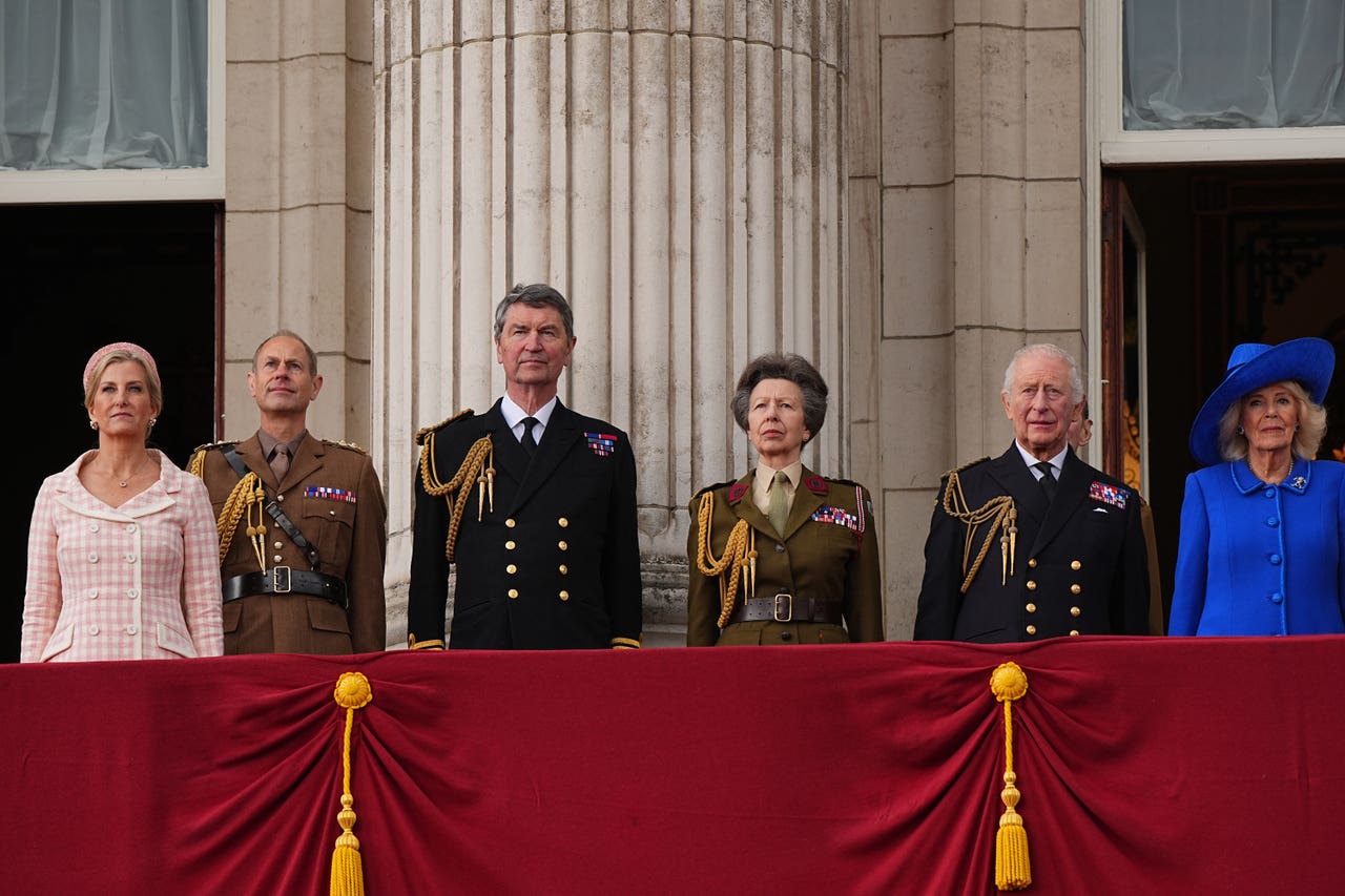 King follows in grandfather’s footsteps by not wearing medals at VE Day ...