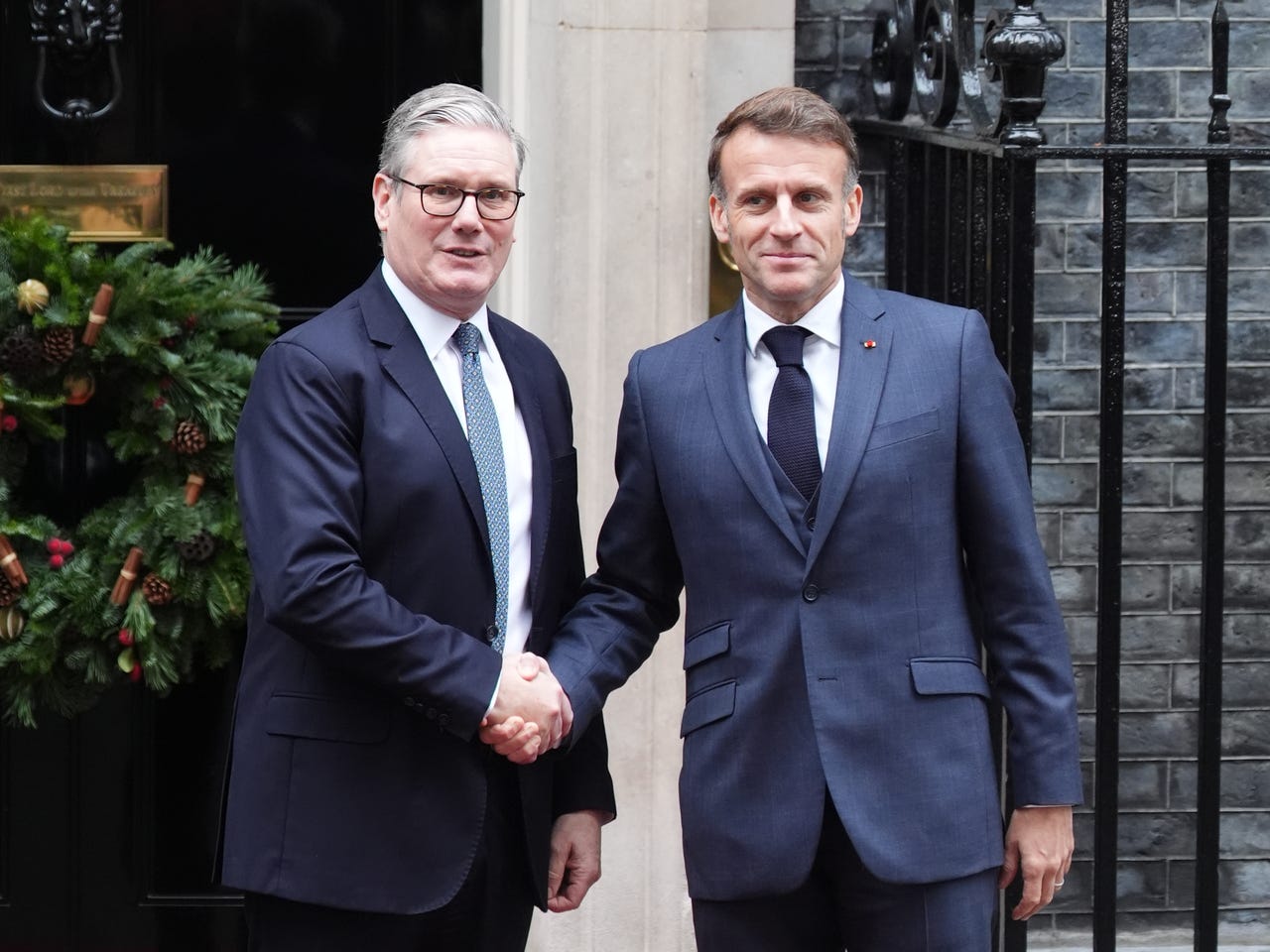 British troops on the ground in Ukraine should peace be reached, Number ...