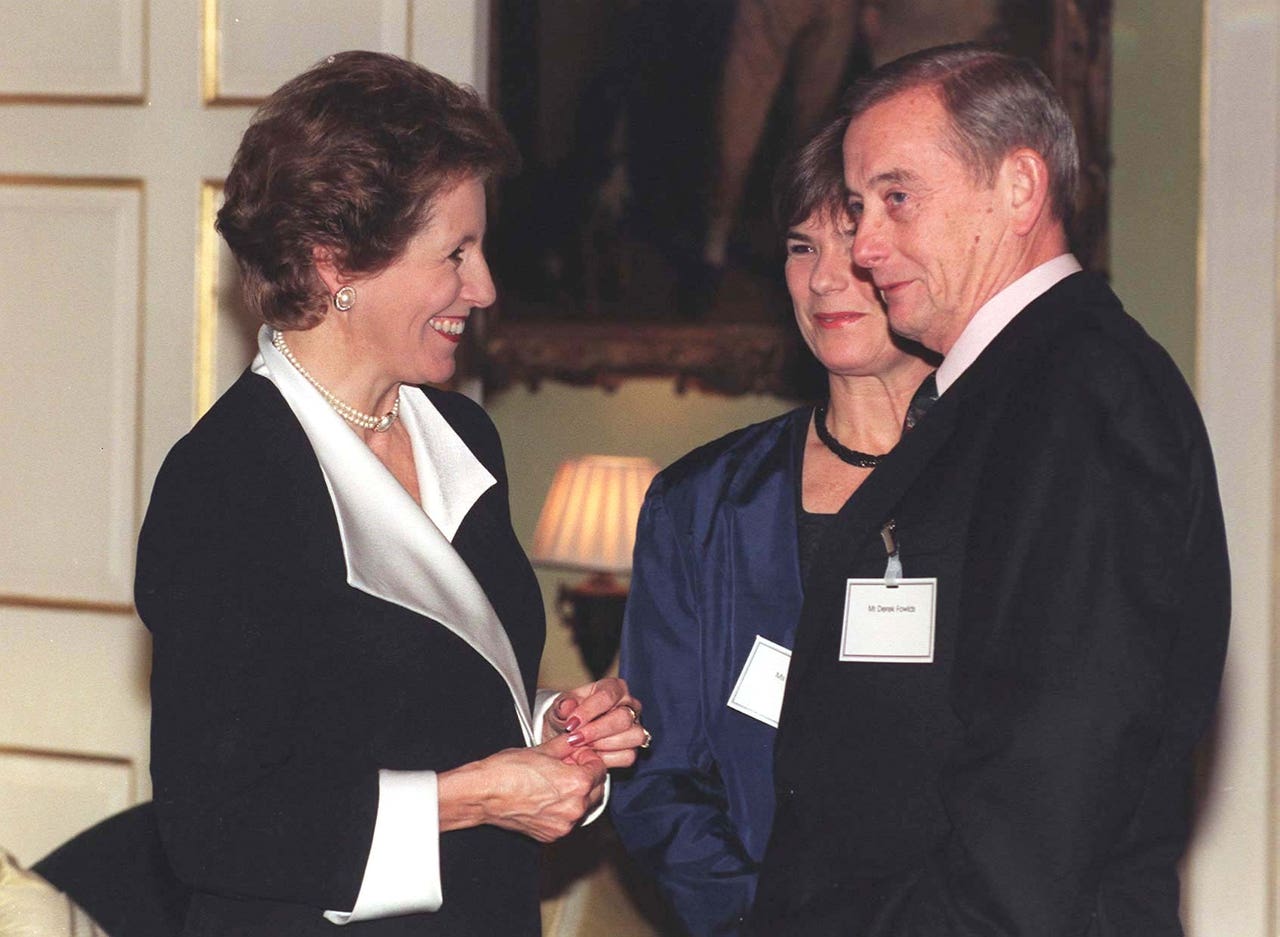 Yes Minister star Derek Fowlds dies aged 82 | Bracknell News