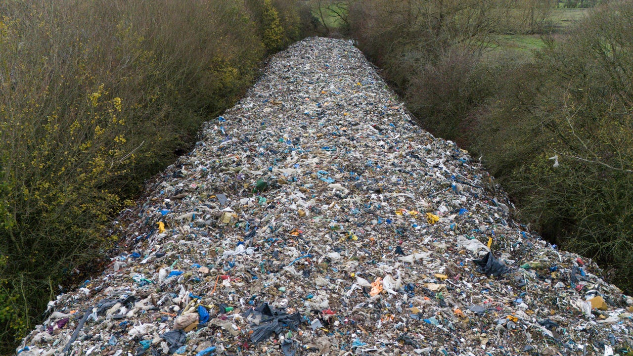 Man arrested by team investigating huge illegal waste tip in Kidlington ...