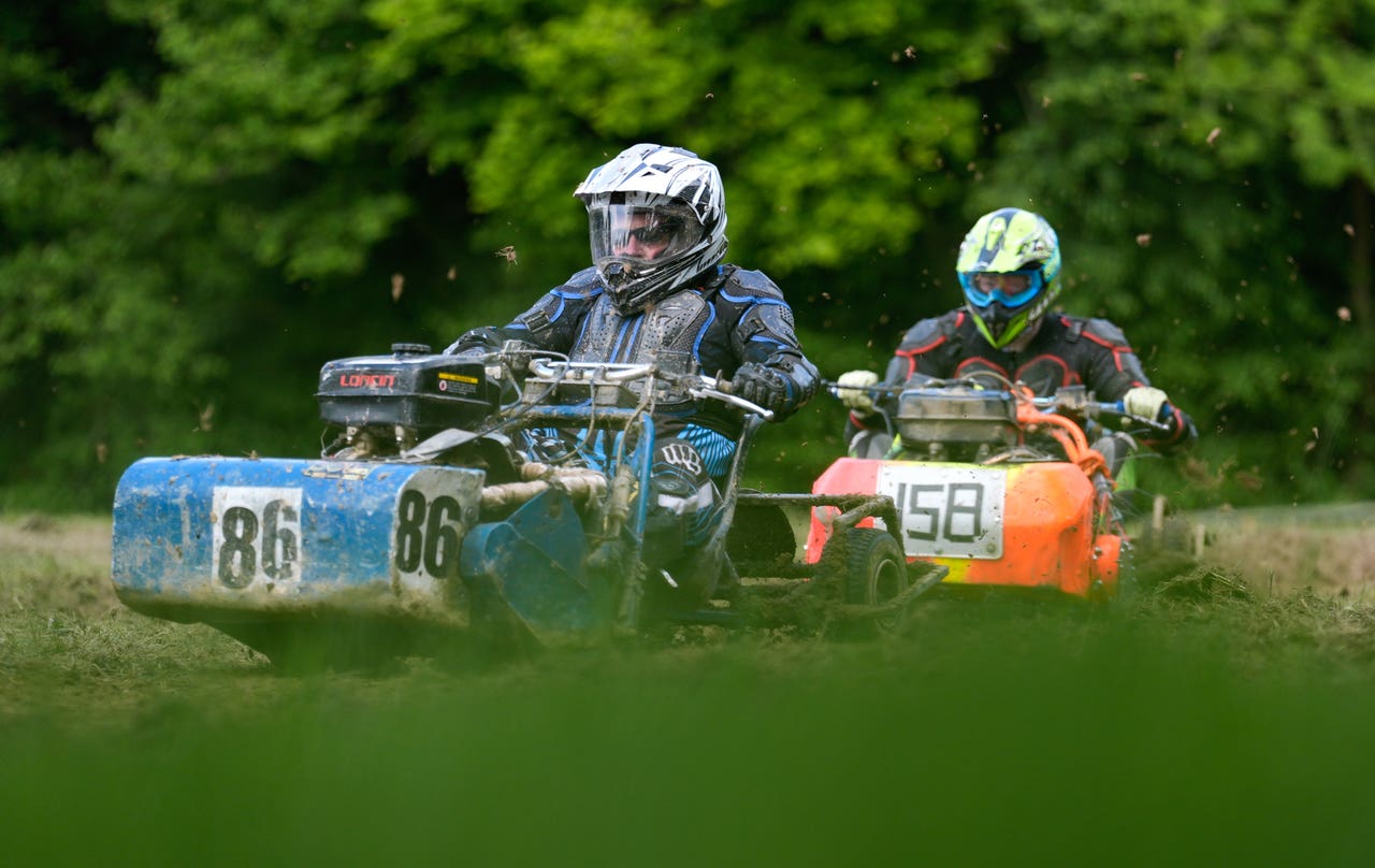 In Pictures: Competitors all revved up for lawnmower racing world ...