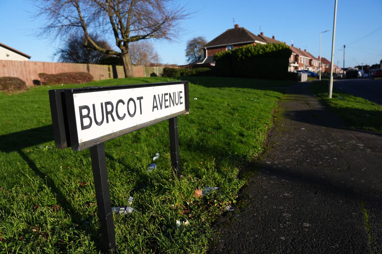 Two men arrested on suspicion of murder after 30-year-old man stabbed ...
