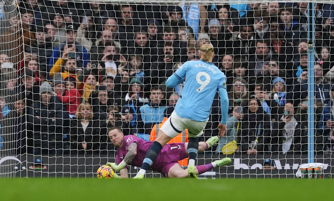 Erling Haaland penalty saved by Jordan Pickford as Man City’s troubles ...