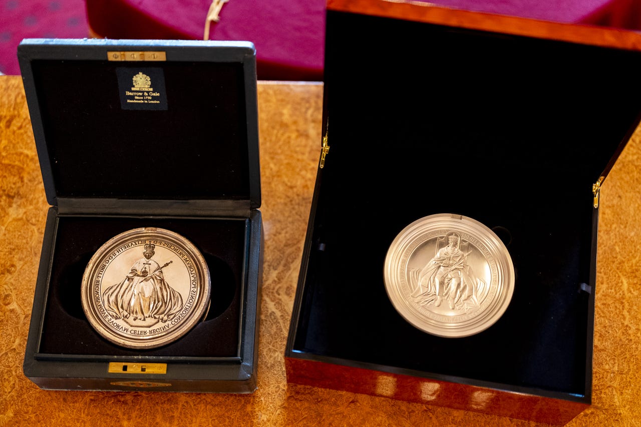 King approves new Great Seal of the Realm for signifying royal approval ...