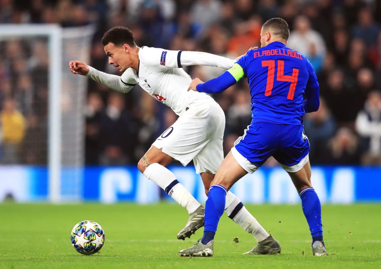 Mourinho praises quick-thinking ballboy after stunning Champions League ...