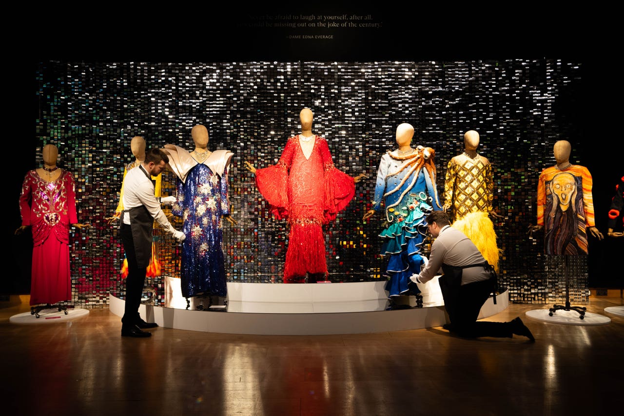 Pair of Barry Humphries’ Dame Edna Everage glasses auctioned for £ ...