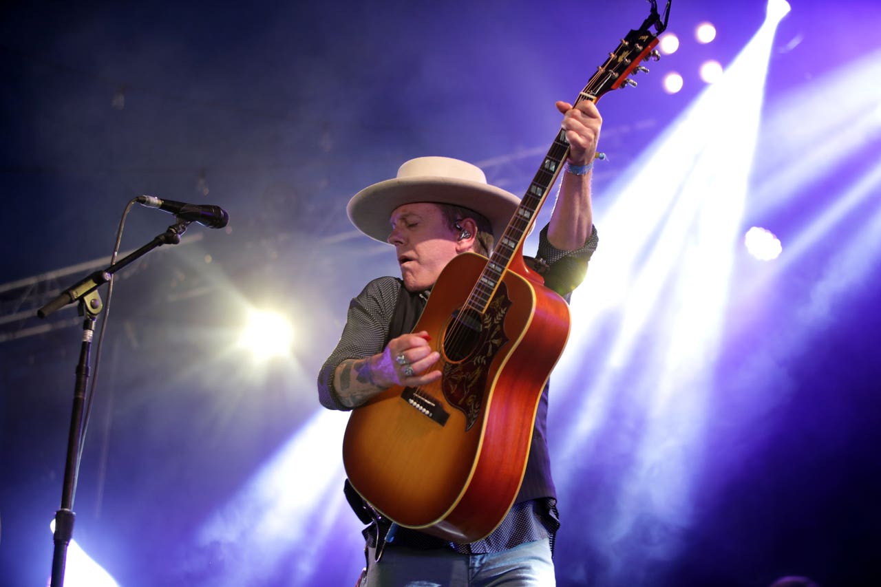Kiefer Sutherland says there is a ‘stigma’ around actors doing music ...