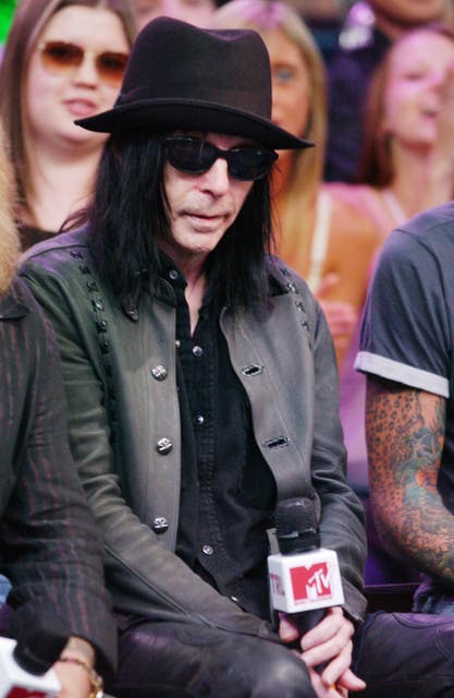 Motley Crue guitarist Mick Mars announces retirement due to health ...