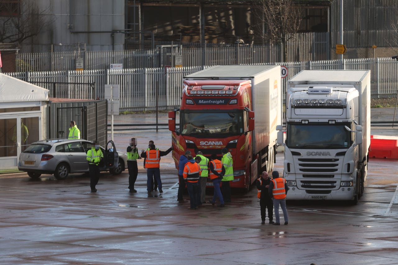 Hauliers spending tens of thousands to bring empty lorries to Northern ...