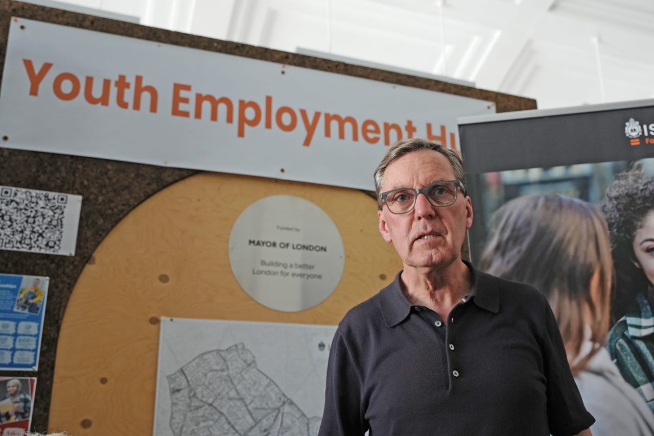 300,000 new work placements pledged ‘to help young people build lasting ...