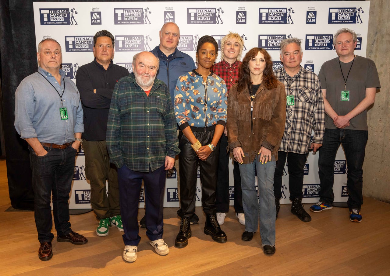 Stand-up comedians raise a laugh and money for Teenage Cancer Trust ...