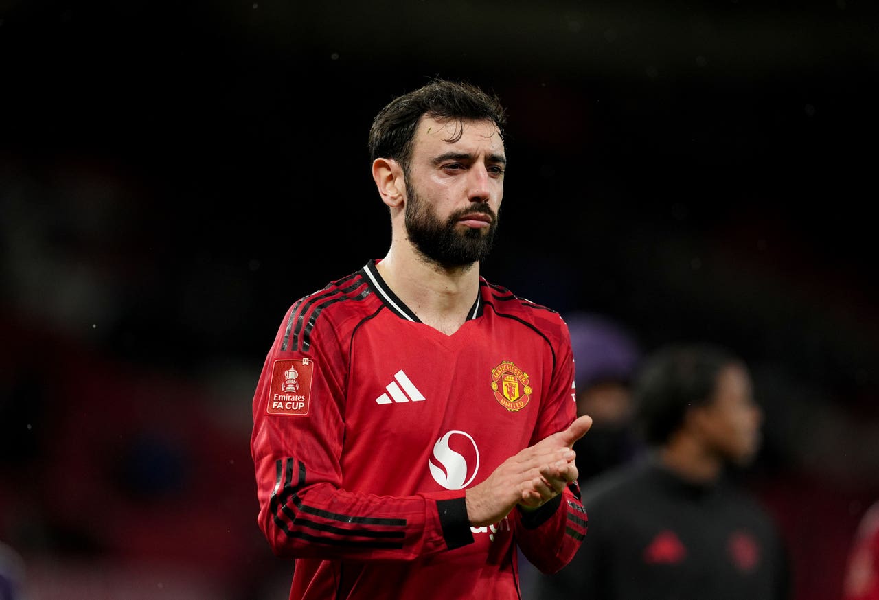 Michael Carrick keeps focus on Man Utd and hopes winning run is not cut ...