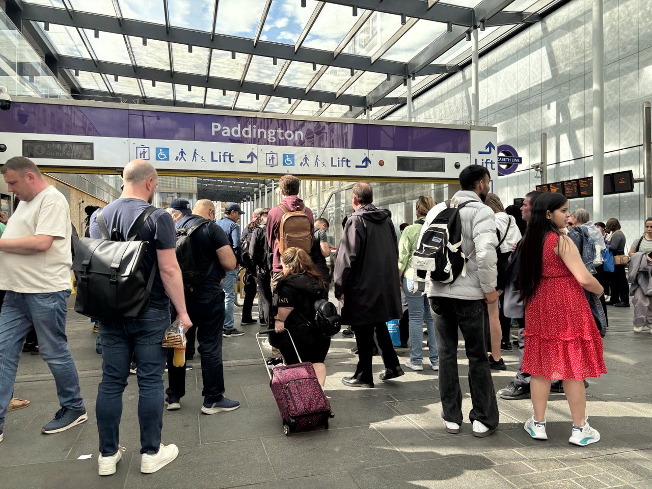 Watchdog criticises TfL over poor communication during power failure ...