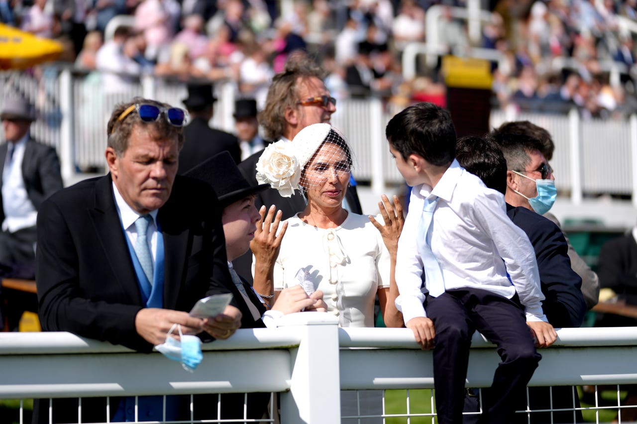 Simon Cowell and Amanda Holden’s children push buzzer on Britain’s Got ...