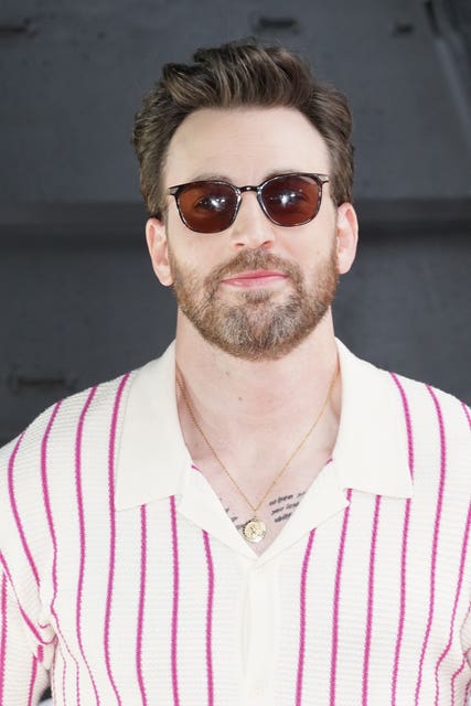 Captain America Actor Chris Evans Named Sexiest Man Alive Express And Star