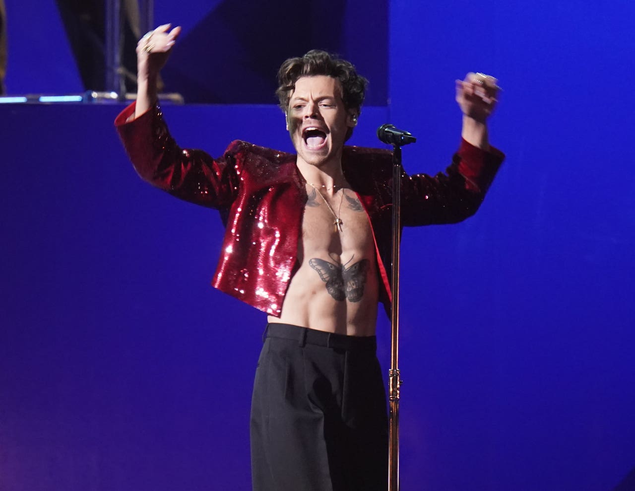Harry Styles adds two more gigs to Wembley Stadium run in bid to break ...