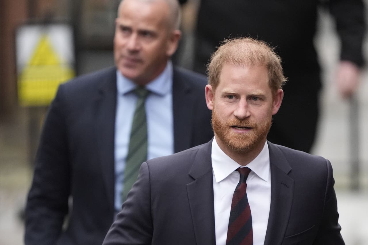 Liz Hurley ‘devastated’ by allegation of phone tapping, court told ...