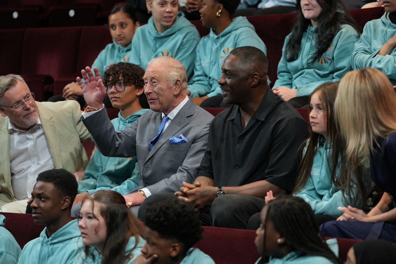 Can one dance? King offered lessons after he tells students he owns tap ...