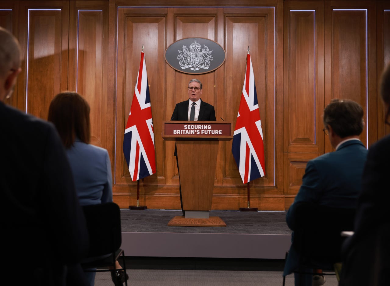 No 10 denies dodging scrutiny after axing afternoon press briefings ...