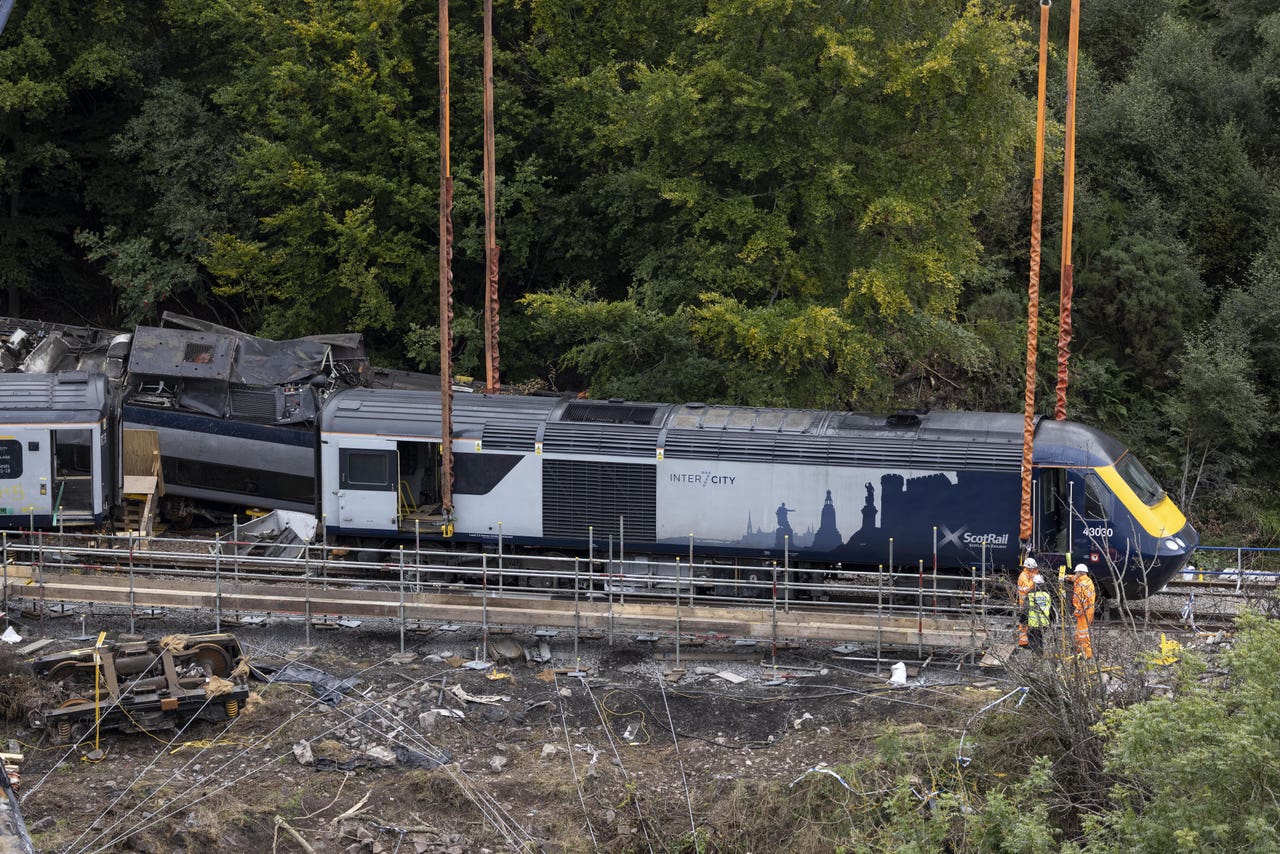 Train driver told to go at normal speed just minutes before derailment ...
