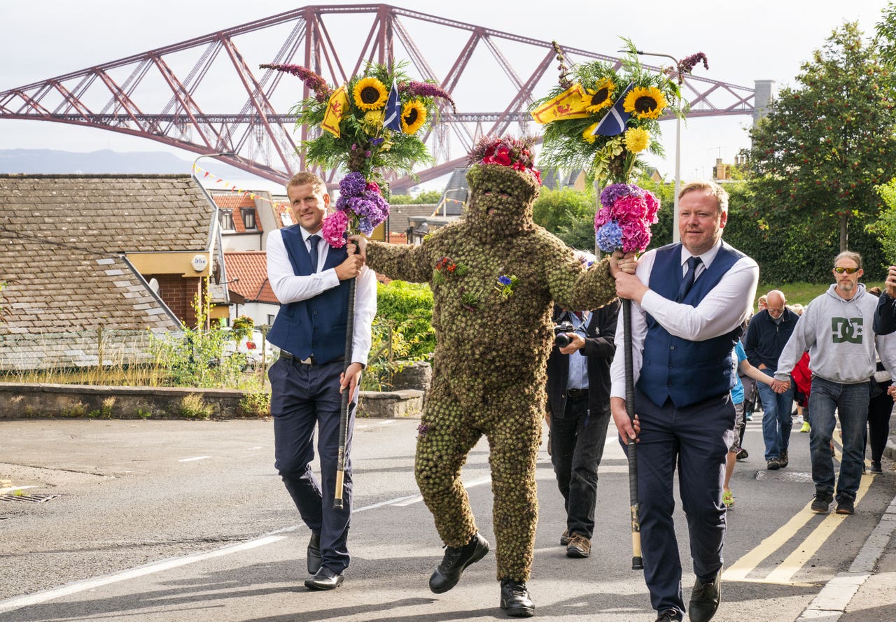 Scottish Traditions: ‘Hip hip hooray’ - South Queensferry continues ...