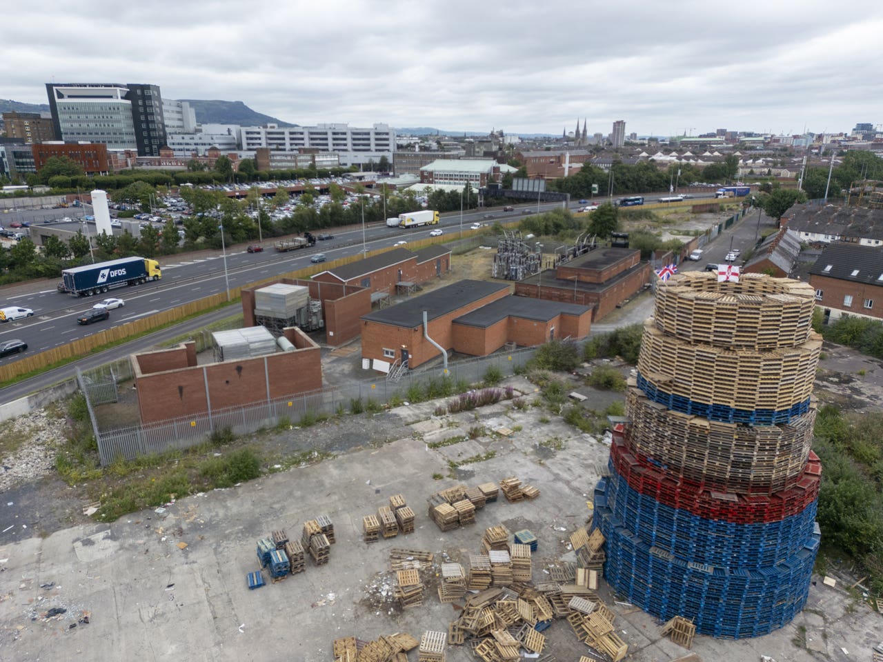 Tensions smoulder over two controversial loyalist bonfires | Chester ...
