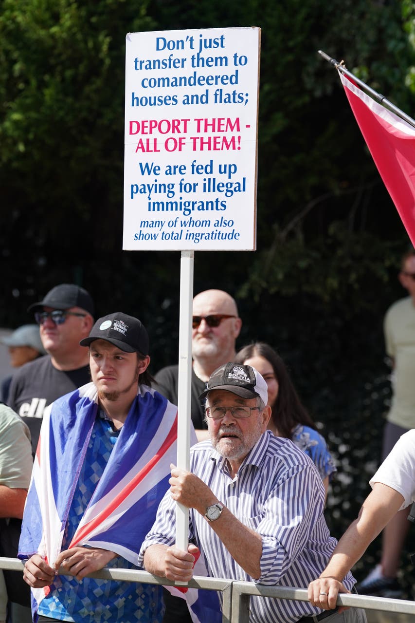 Anti-migrant and anti-racism protesters clash outside asylum seeker ...