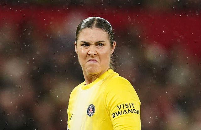 Man Utd celebrate making history on night Mary Earps makes Old Trafford ...