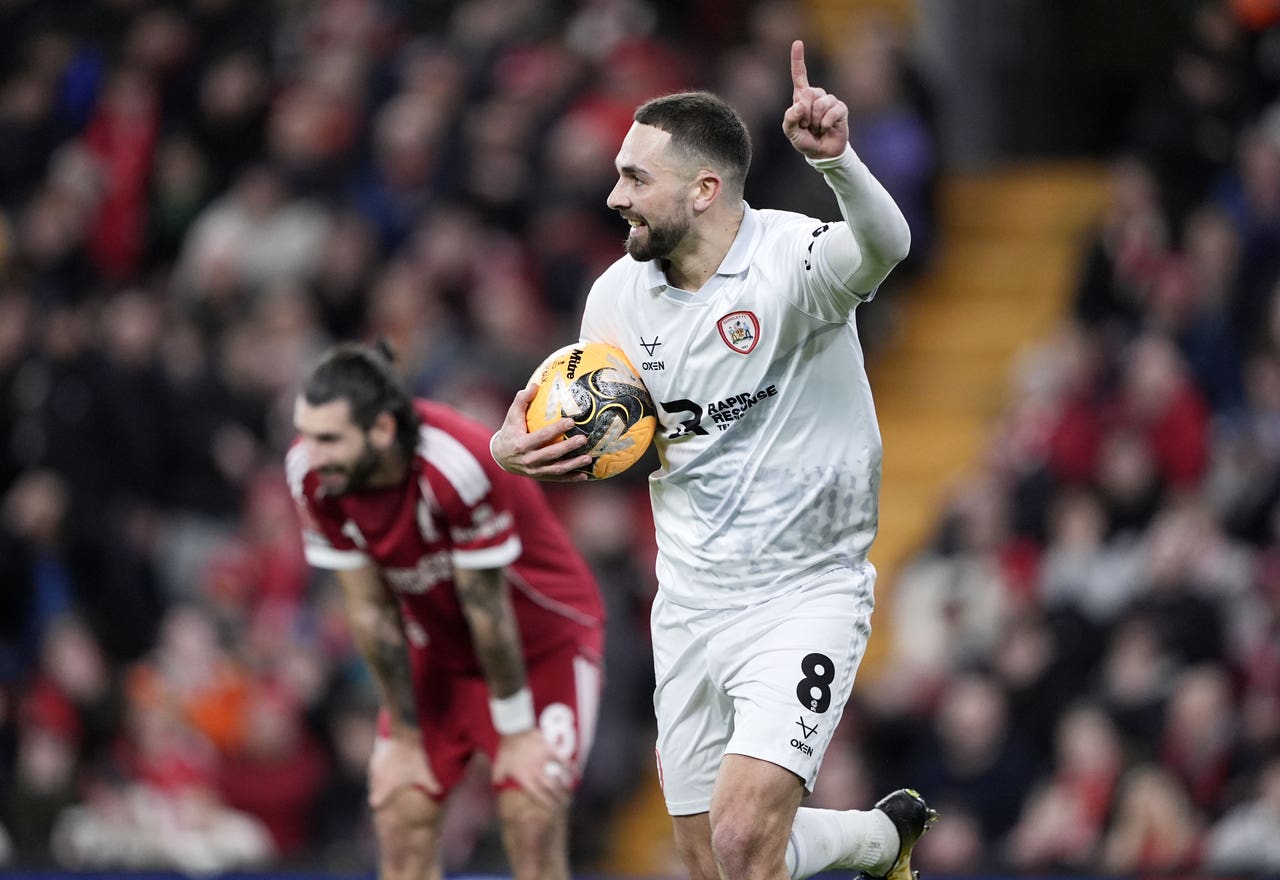 Tuesday’s briefing: Carrick lined up by Man Utd as Alonso leaves Real ...