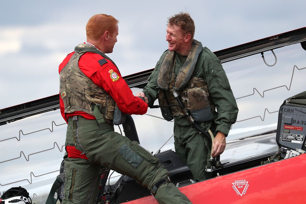 Astronaut Tim Peake joins Red Arrows for military air show flight ...