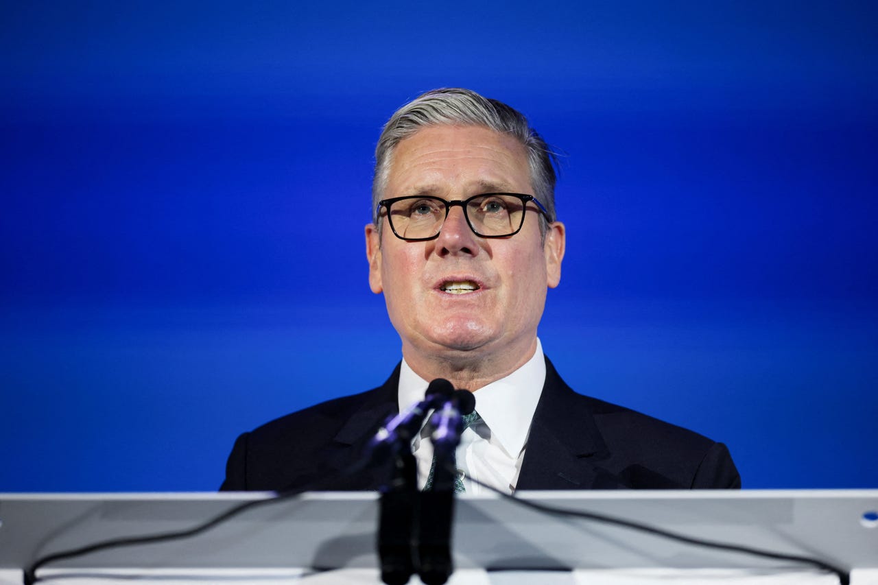 Starmer gives tech companies ultimatum over children sending naked ...