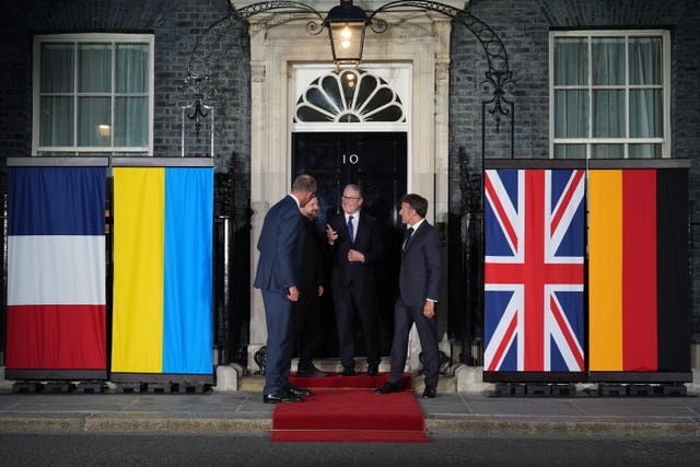 Starmer hosts Zelensky and French and German leaders for talks on ...