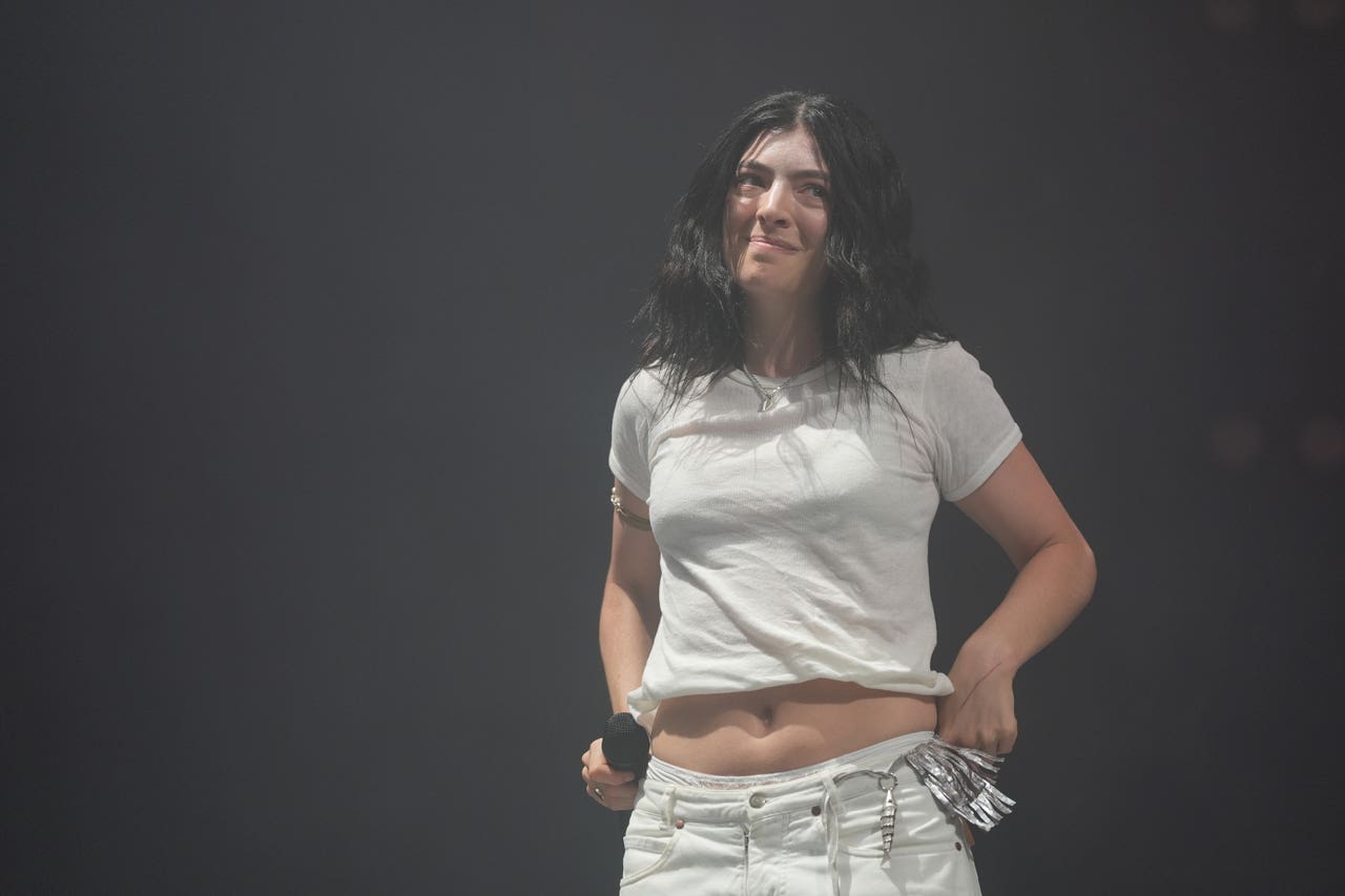 Lorde performs new album Virgin in full in surprise Glastonbury ...