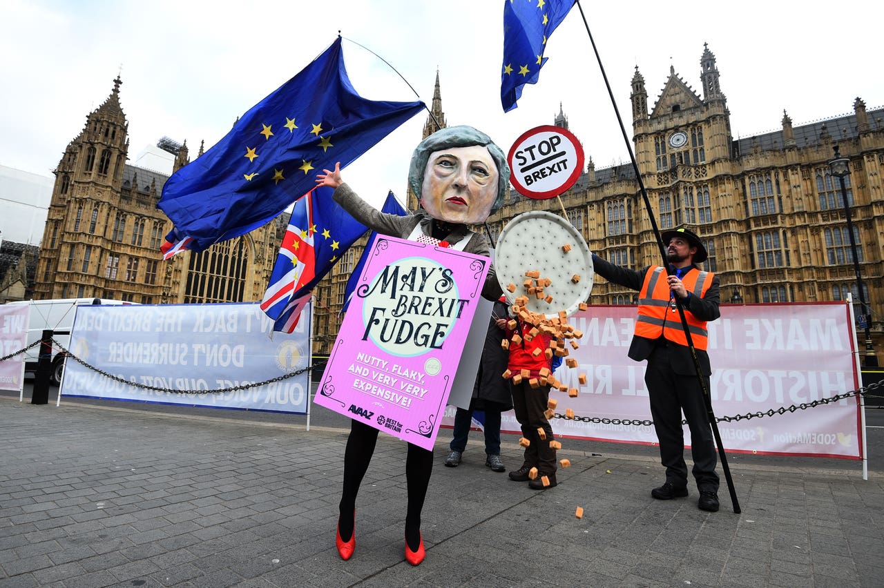 May to address MPs as historic Brexit vote is called off | Express & Star