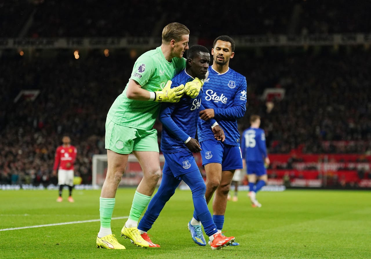 Tuesday’s briefing: Moyes likes Everton fight after Gueye red for ...