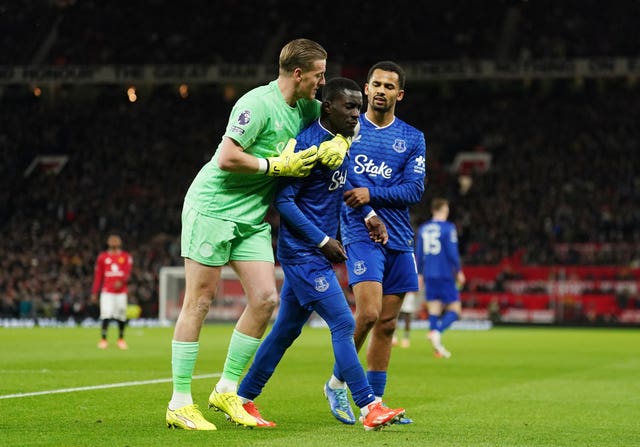 Tuesday’s briefing: Moyes likes Everton fight after Gueye red for ...