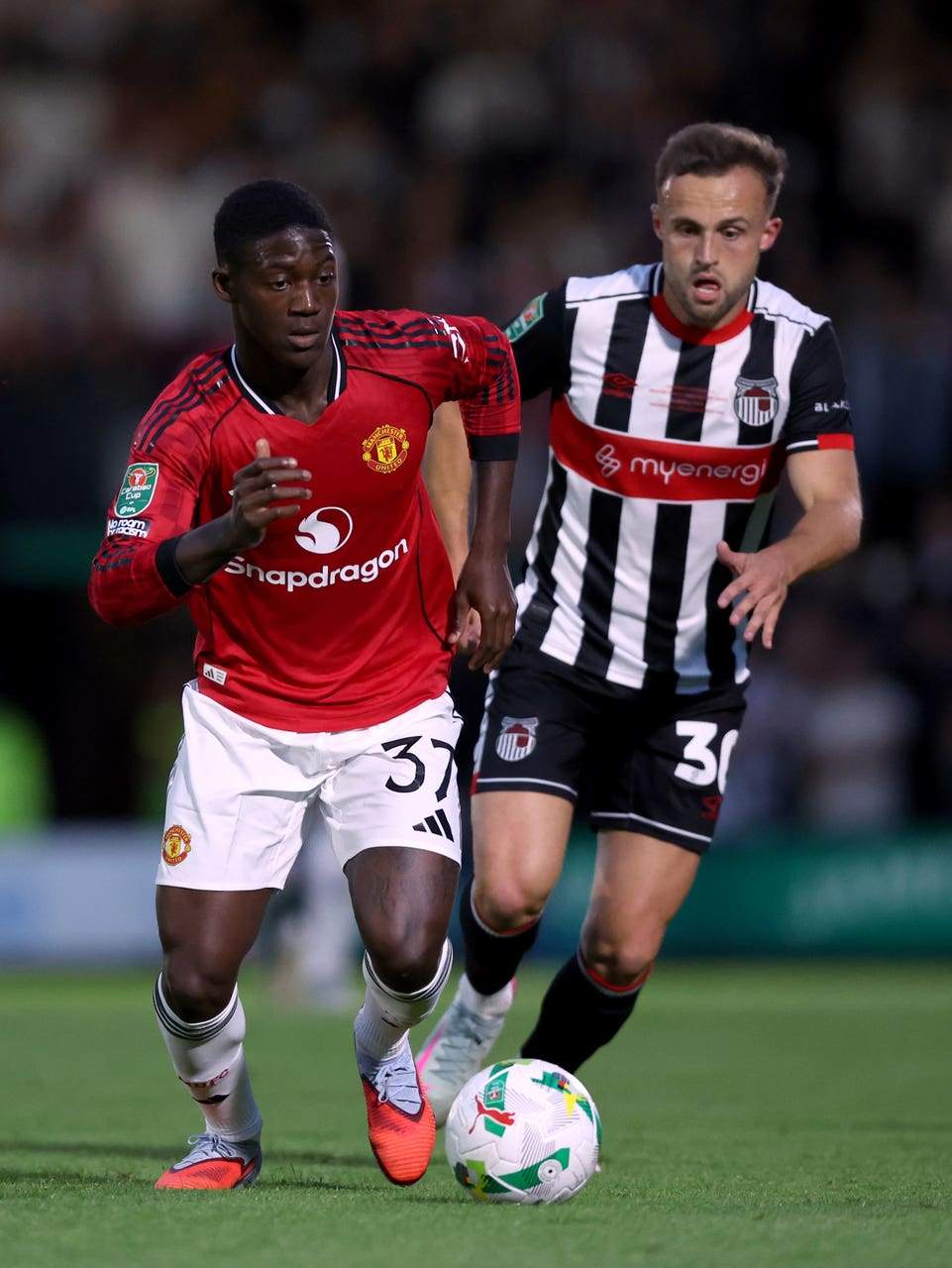 Kobbie Mainoo told to stay and fight as Man Utd reject loan request ...